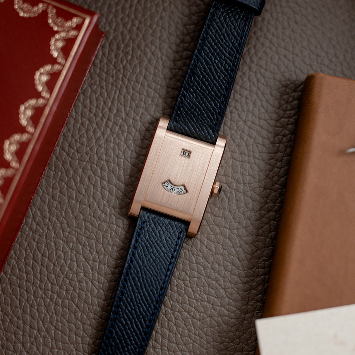 Cartier Tank à Guichet - Ref. 2817 Collection Privée Cartier Paris - F ...
